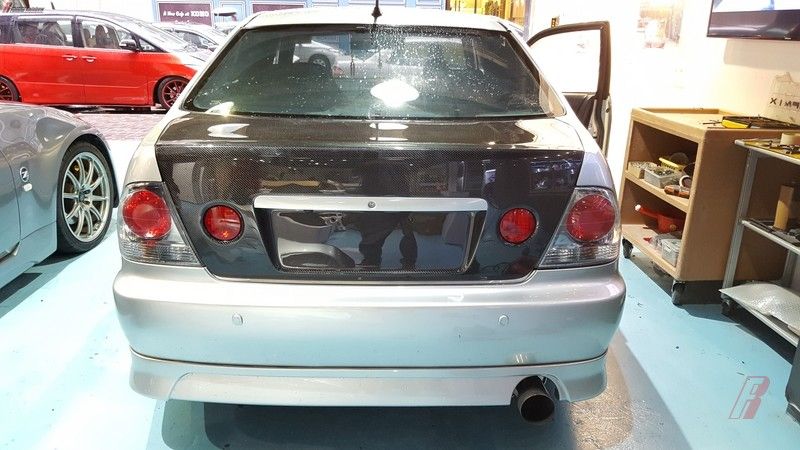 Toyota 1999 Altezza RS200 OEM014 carbon fiber rear trunk - Faithful Rainbow